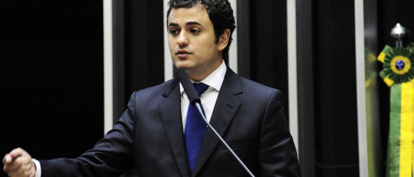 Toffoli é assessorado pelo general escolhido como ministro da defesa de ...