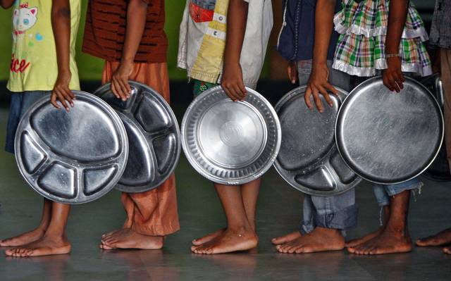 Veja como a comida de pobre prende o pobre na pobreza