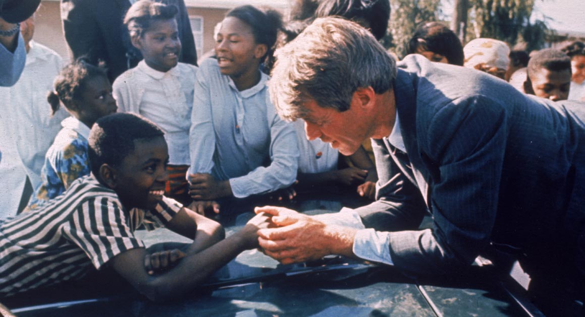 Documentário sobre Bob Kennedy na Netflix mostra como a história é ...