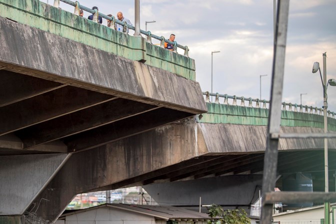 Desentendimento Entre Prefeitura E Der Impede Manutenção De Viaduto Que