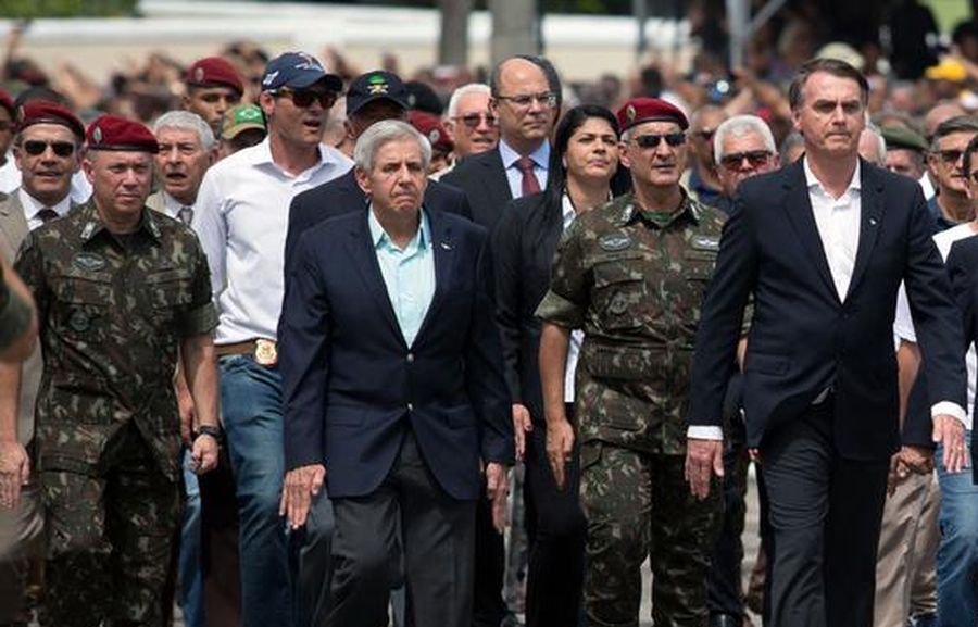 Olavo e os labirintos dos generais de Bolsonaro. Por Moisés Mendes