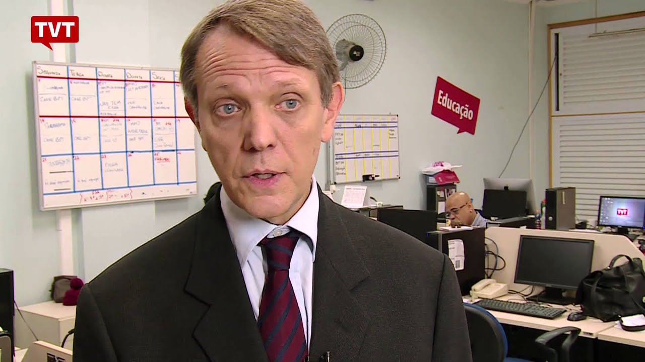 A democracia está em crise, diz André Singer, em artigo de despedida da ...