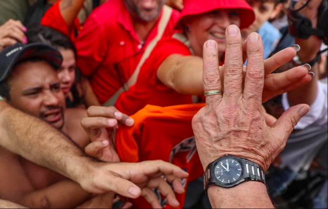 Lula e as mãos que fazem o Brasil