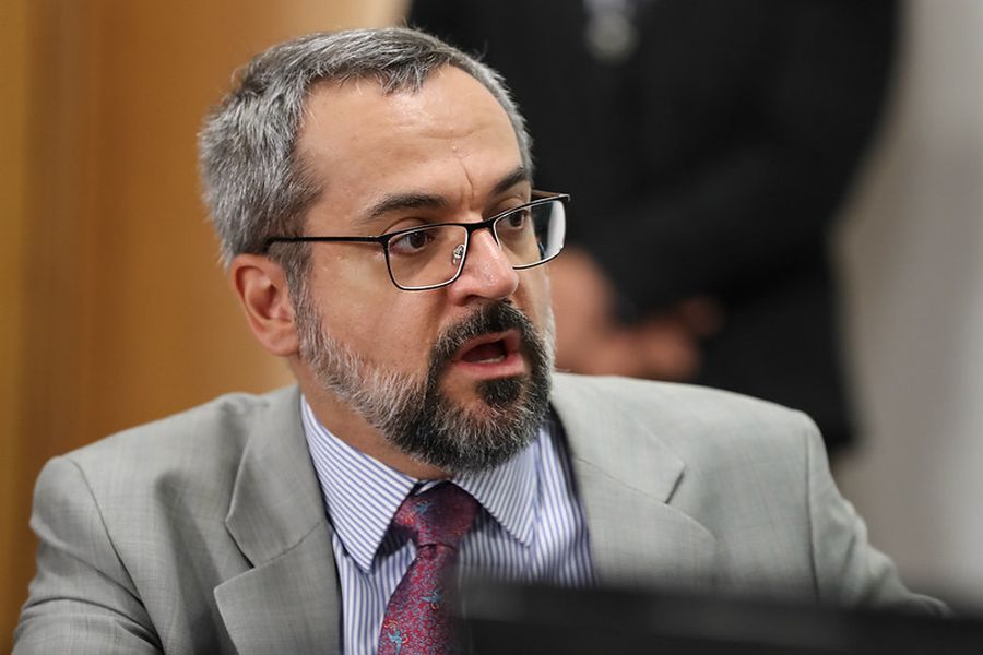 Weintraub age cada vez mais como líder de blitzkrieg de um governo ...