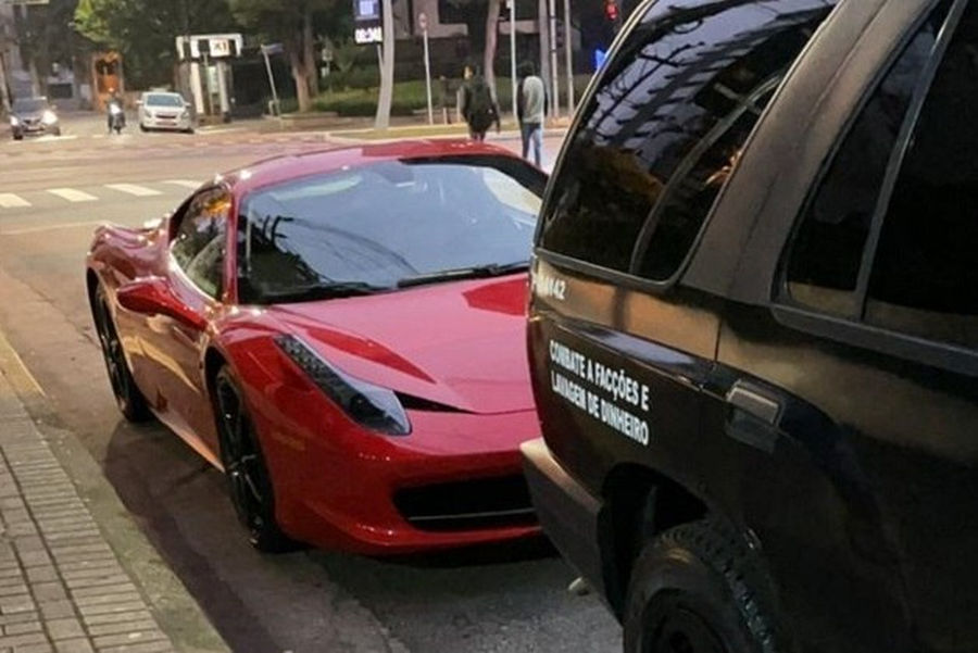 Polícia Prende 5 Em Operação E Apreende Ferrari E Helicóptero No