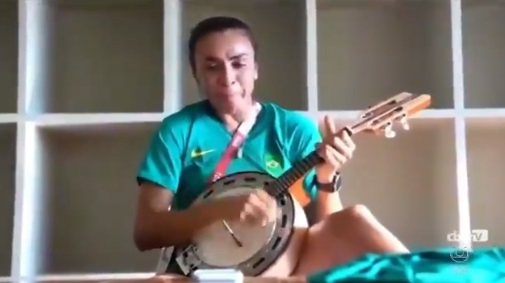 VÍdeo Marta Canta Não Deixe O Samba Morrer E Se Emociona Após