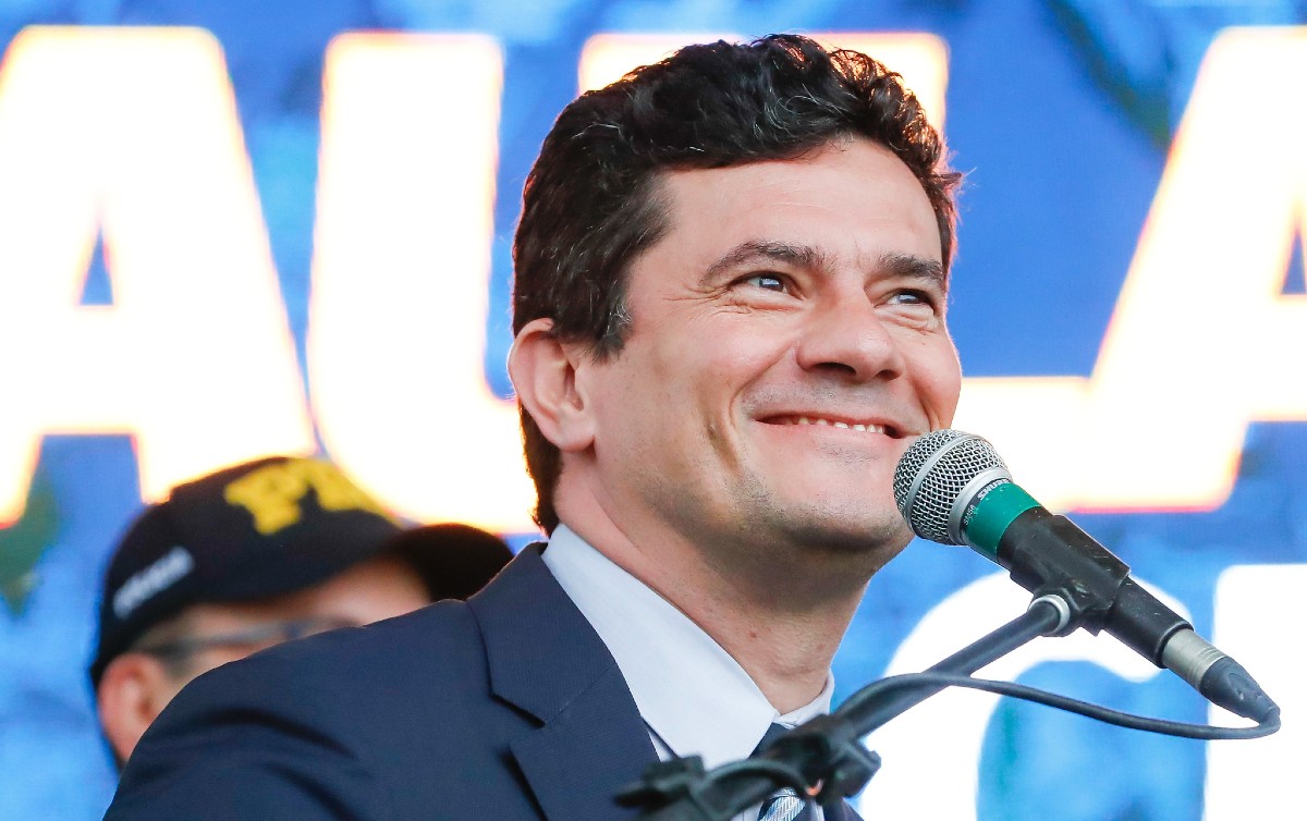 Podemos diz que Moro queria fundo eleitoral para pagar personal stylist ...