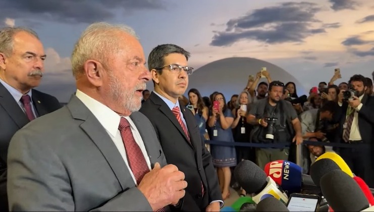 "Voltamos a governar o país e não há tempo para vingança", diz Lula
