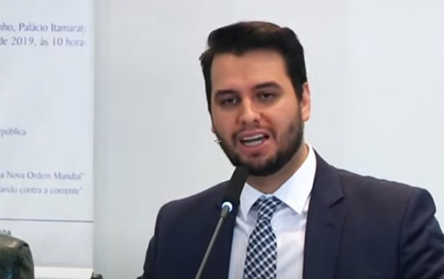 Pf Prende Ex Assessor Filipe Martins E Marcelo Câmara Ex Ajudante De