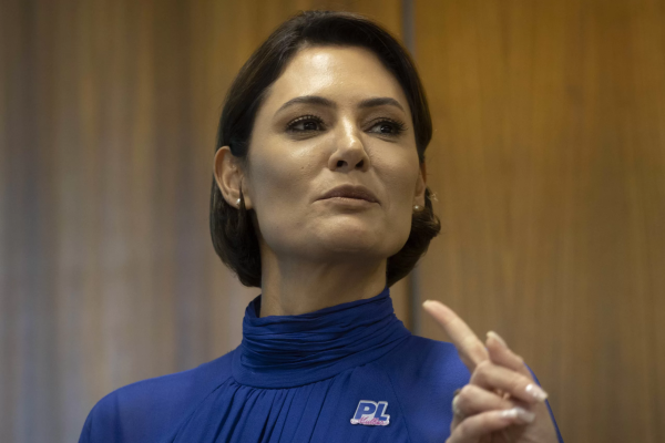 Justiça veta realização de homenagem a Michelle no Theatro Municipal de ...