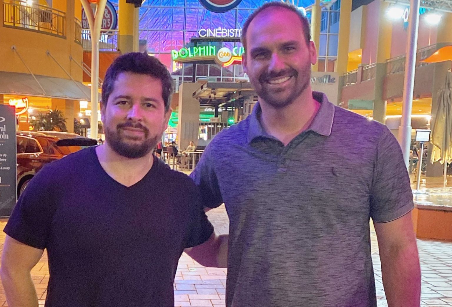 Lindbergh aciona a PGR contra Eduardo Bolsonaro e Paulo Figueiredo