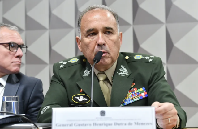 General debocha no STF e diz que acampamento no QG era de moradores de rua