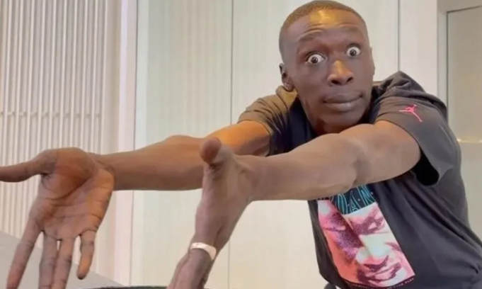 Quem é Khaby Lame, sucesso da internet preso pela imigração dos EUA