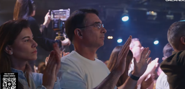 VÍDEO: Mirando 2026, Flávio "entrega a vida a Jesus" em culto da igreja ...