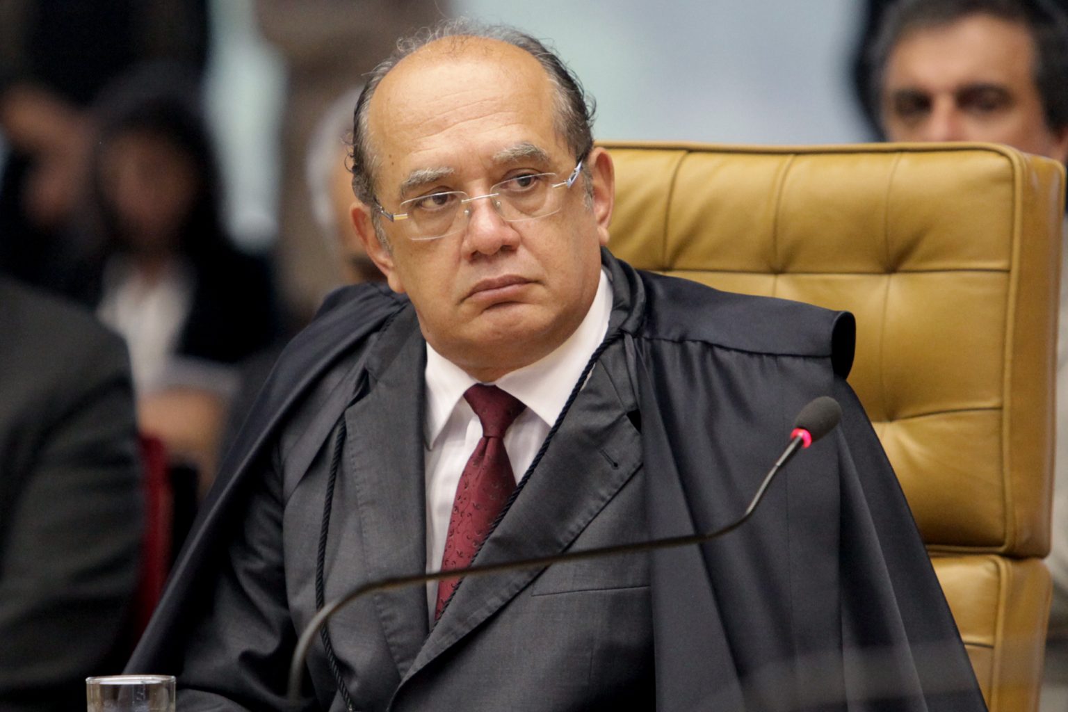 Michelle apela a Gilmar Mendes e faz drama por prisão domiciliar de ...
